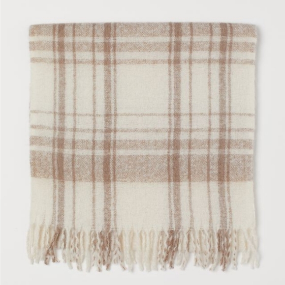 H&M | Accessories | Hm Large Flaid Fringed Oversized Soft Weave Brushed ...